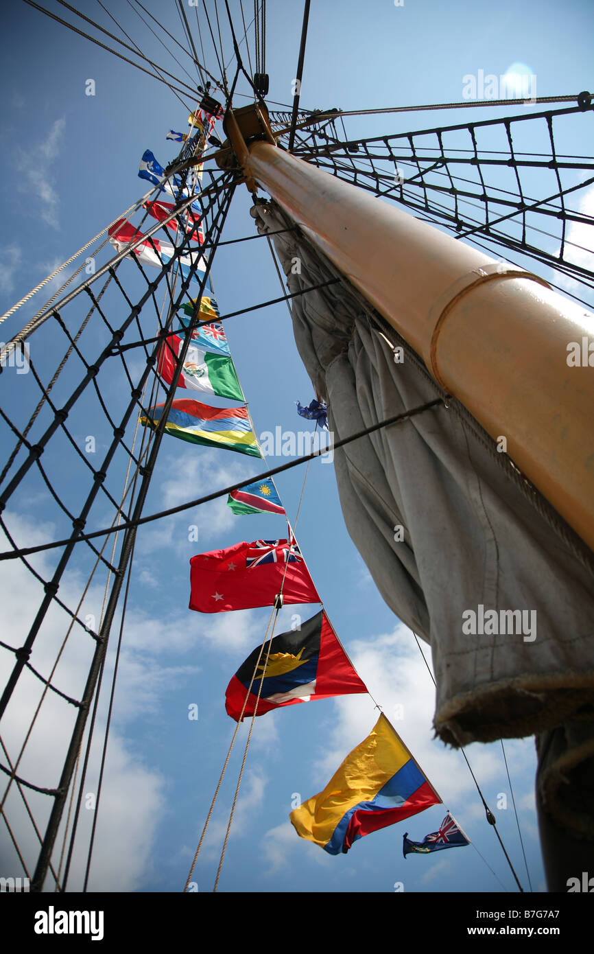 mast of ship Stock Photo - Alamy