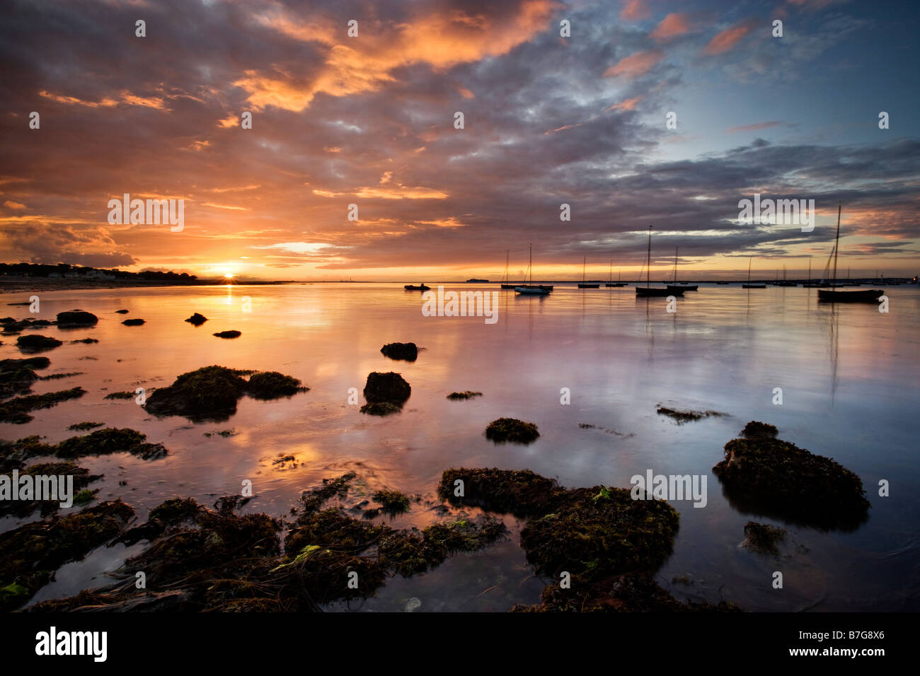 Seaview sunset boats dinghys hi-res stock photography and images - Alamy