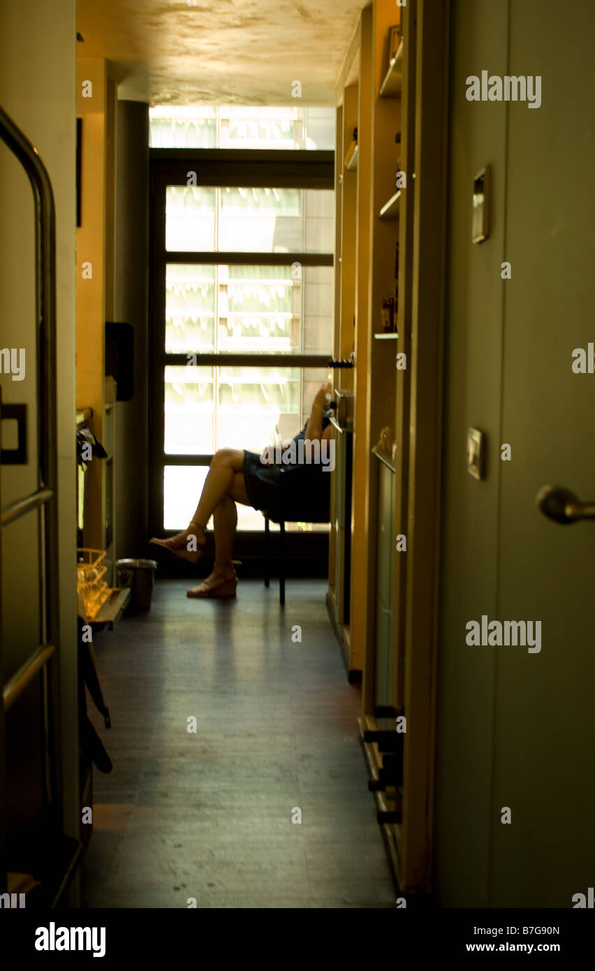 Bartender waiting hi-res stock photography and images - Alamy