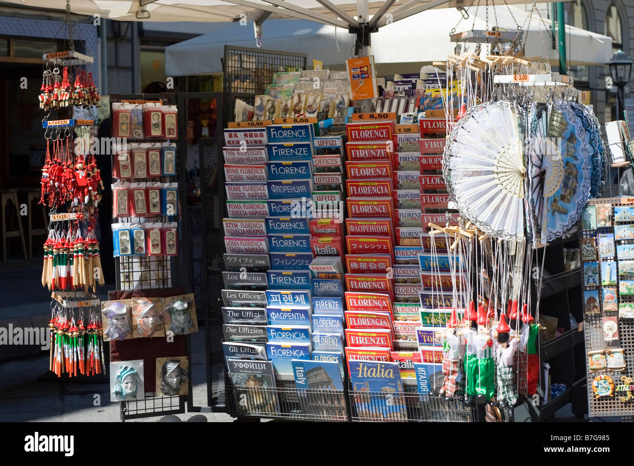 Souvenir stall in Florence Stock Photo - Alamy