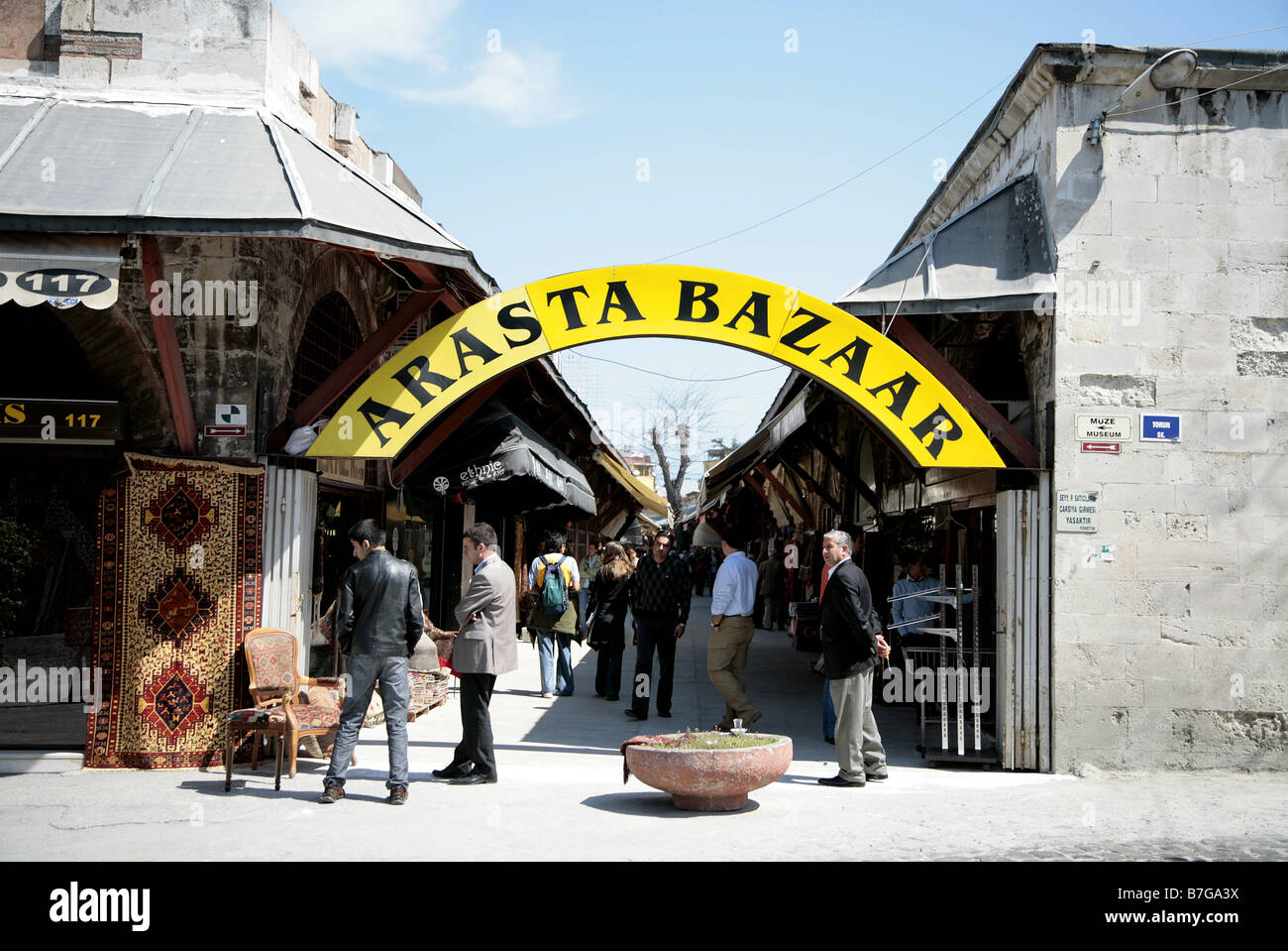 ARASTA BAZAAR ENTRANCE ISTANBUL TURKEY SULTANAHMET ISTANBUL TURKEY 04 ...