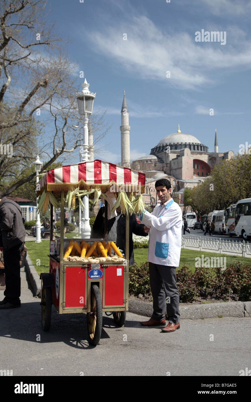 Istanbul corn seller hi-res stock photography and images - Alamy