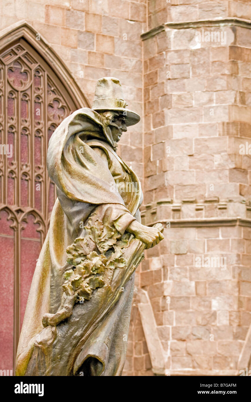 Profile view of the statue of Roger Conant in front of the Salem Witch ...