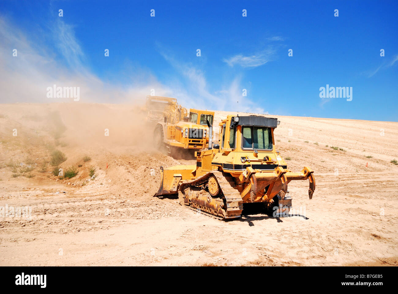 Caterpillar earthmovers hi-res stock photography and images - Alamy