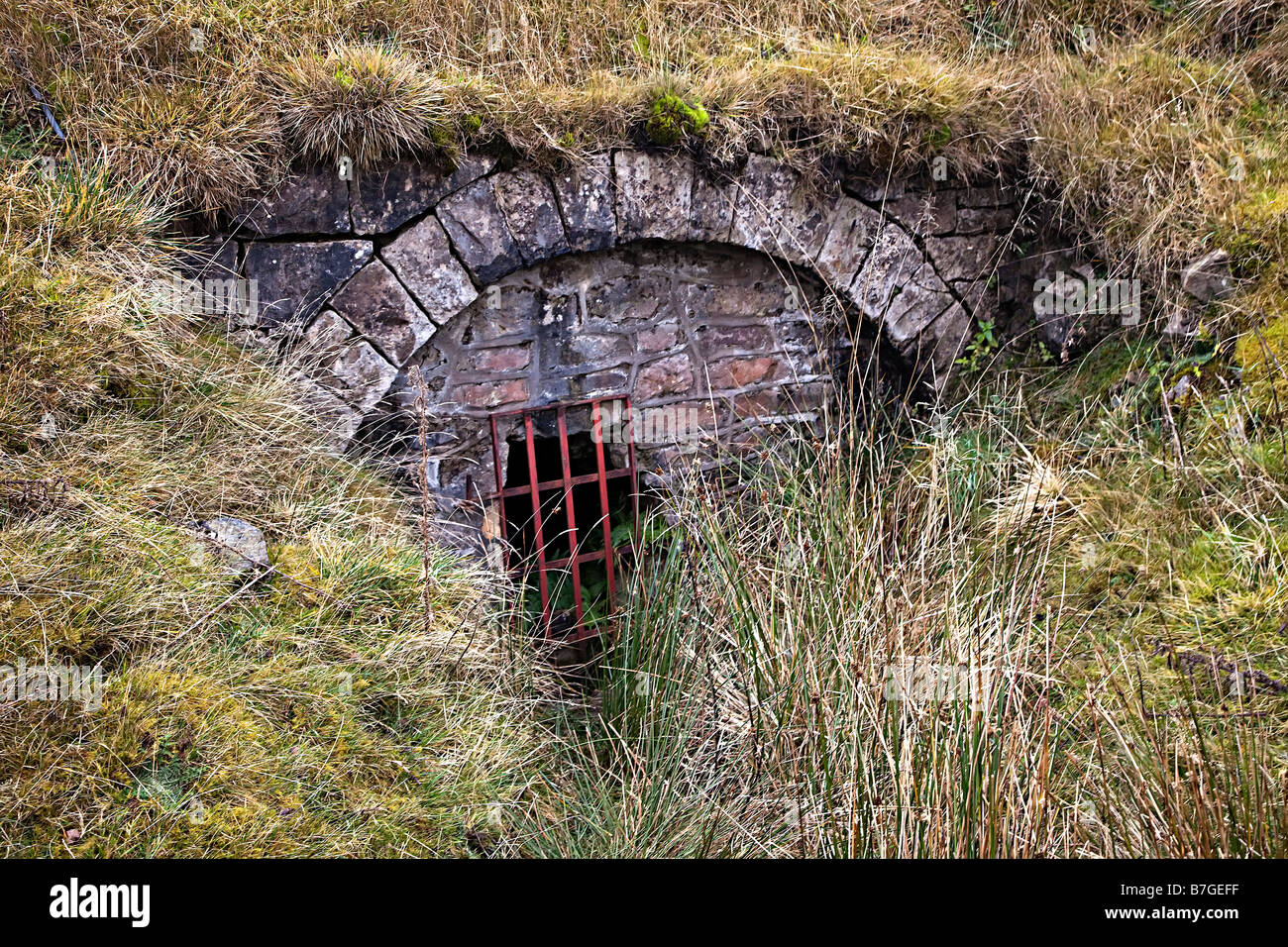 Tunnel blocked hi-res stock photography and images - Alamy
