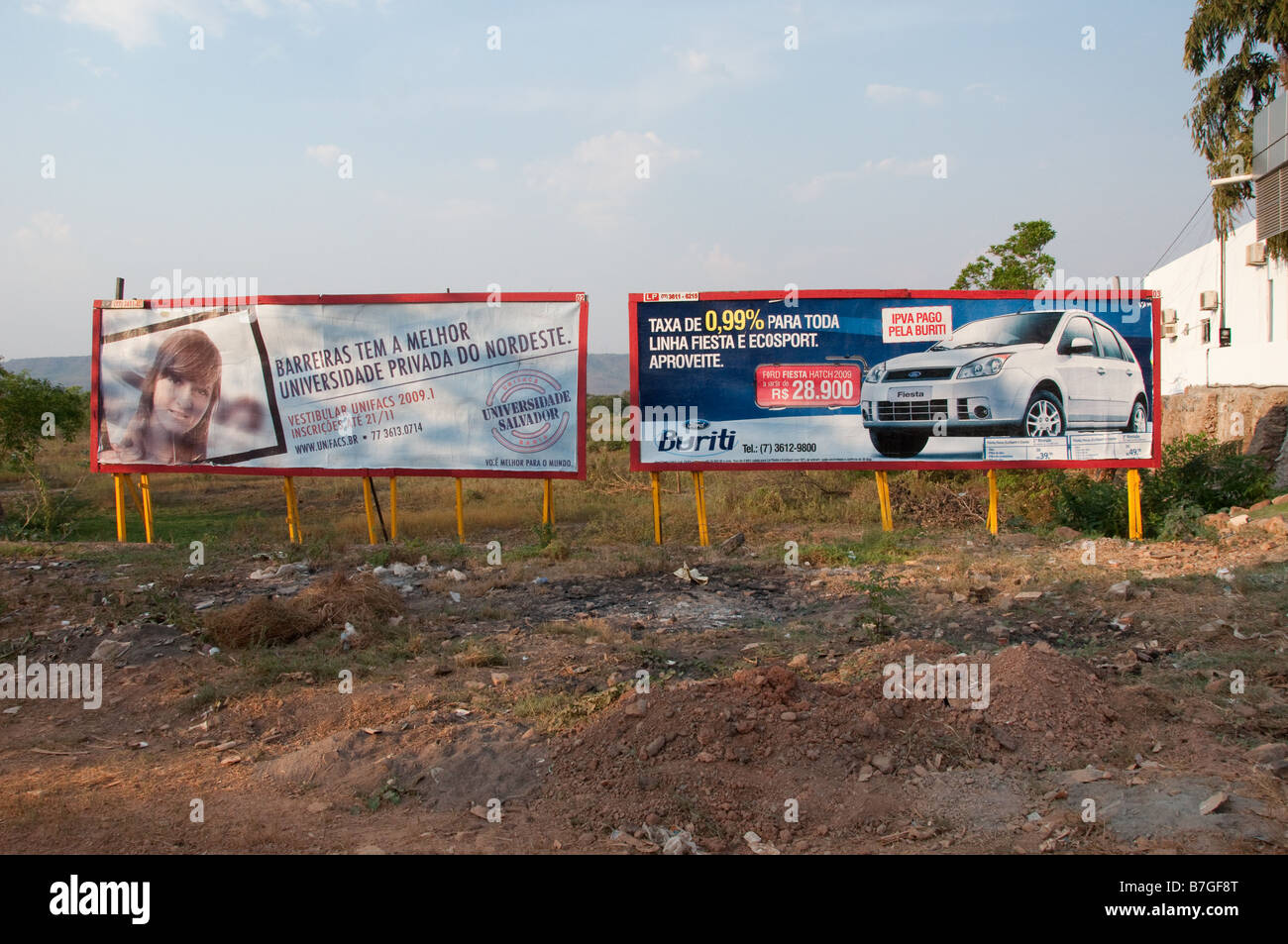 Roadside billboards hi-res stock photography and images - Alamy