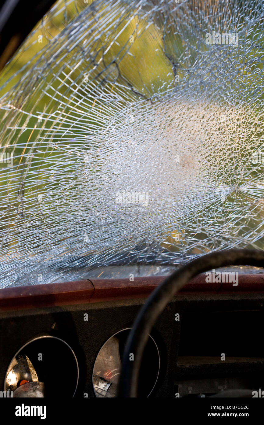 Truck windshield crack hi-res stock photography and images - Alamy