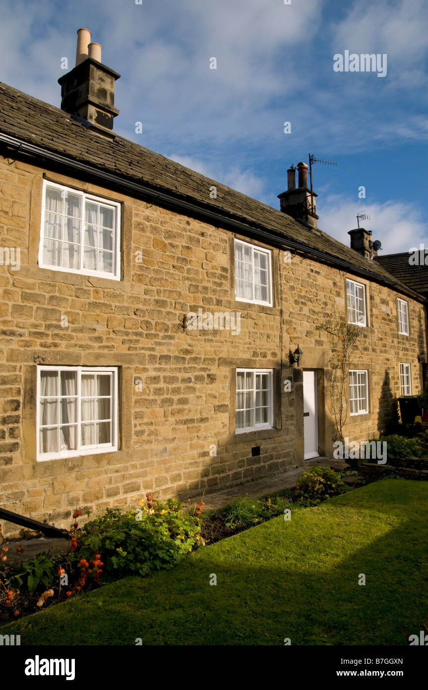 Eyam cottages in the Peak District National Park Derbyshire England ...