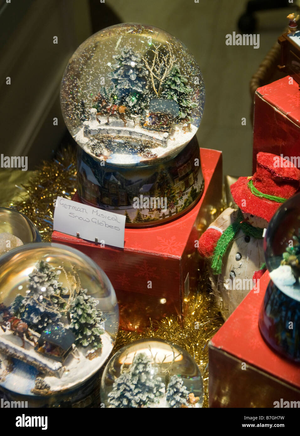 Winter scene christmas window display hi-res stock photography and ...
