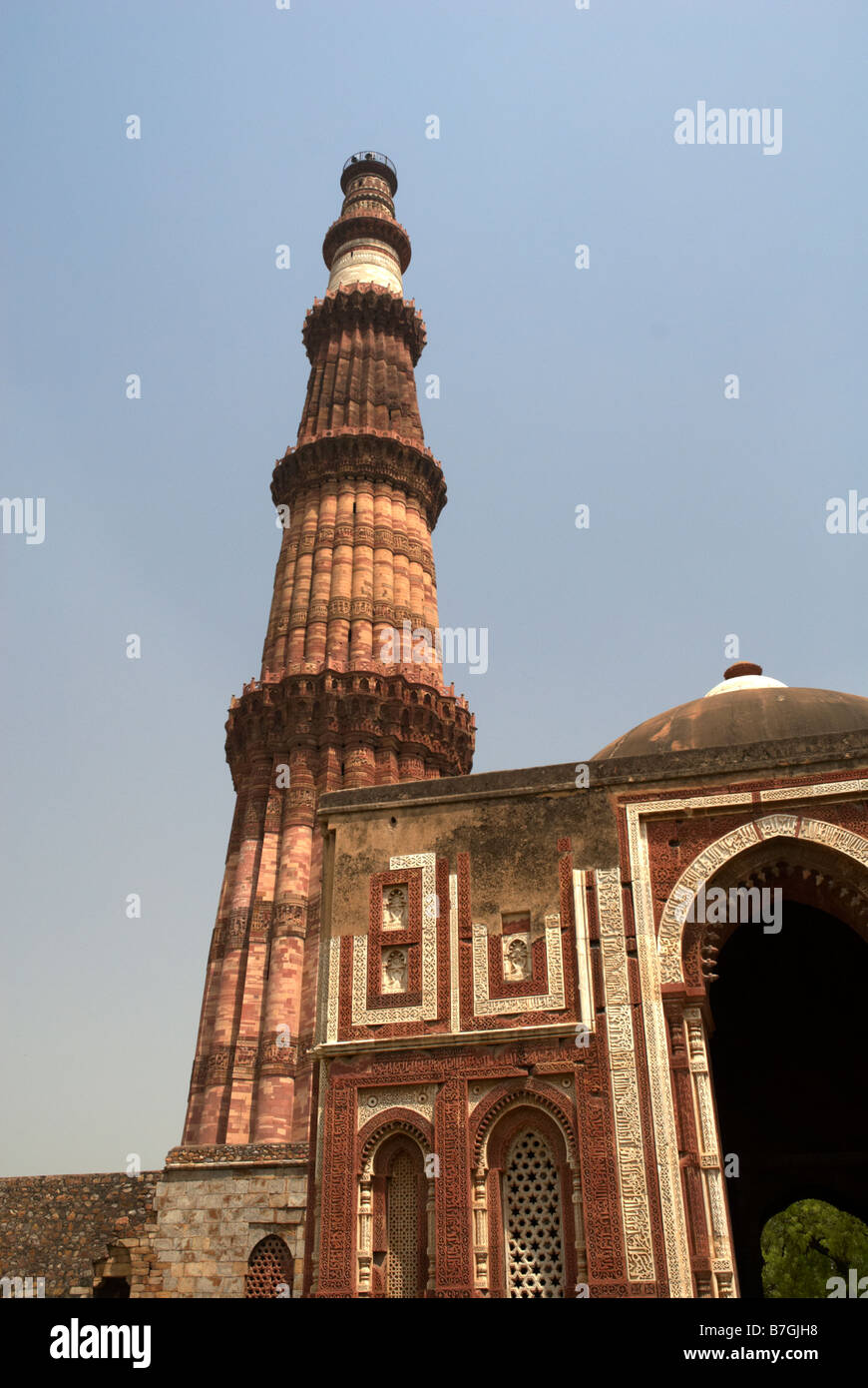 The Qutb Minar complex outside of Delhi, northern India Stock Photo - Alamy
