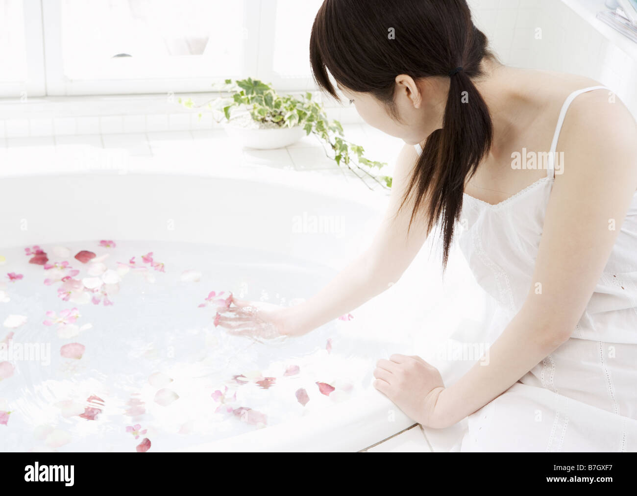 Japanese bath black and white hi-res stock photography and images - Alamy