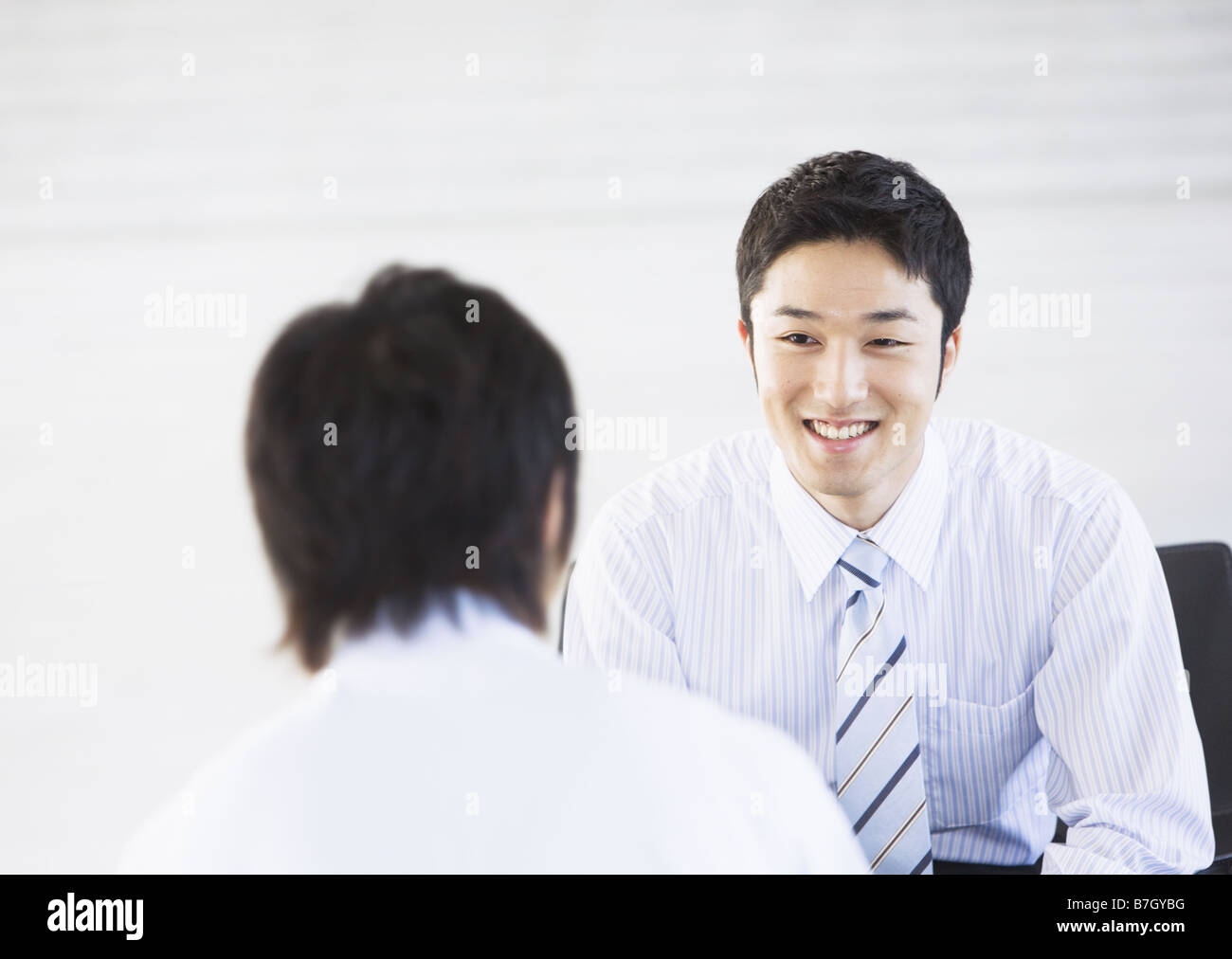 Businessmen interviewing hi-res stock photography and images - Alamy
