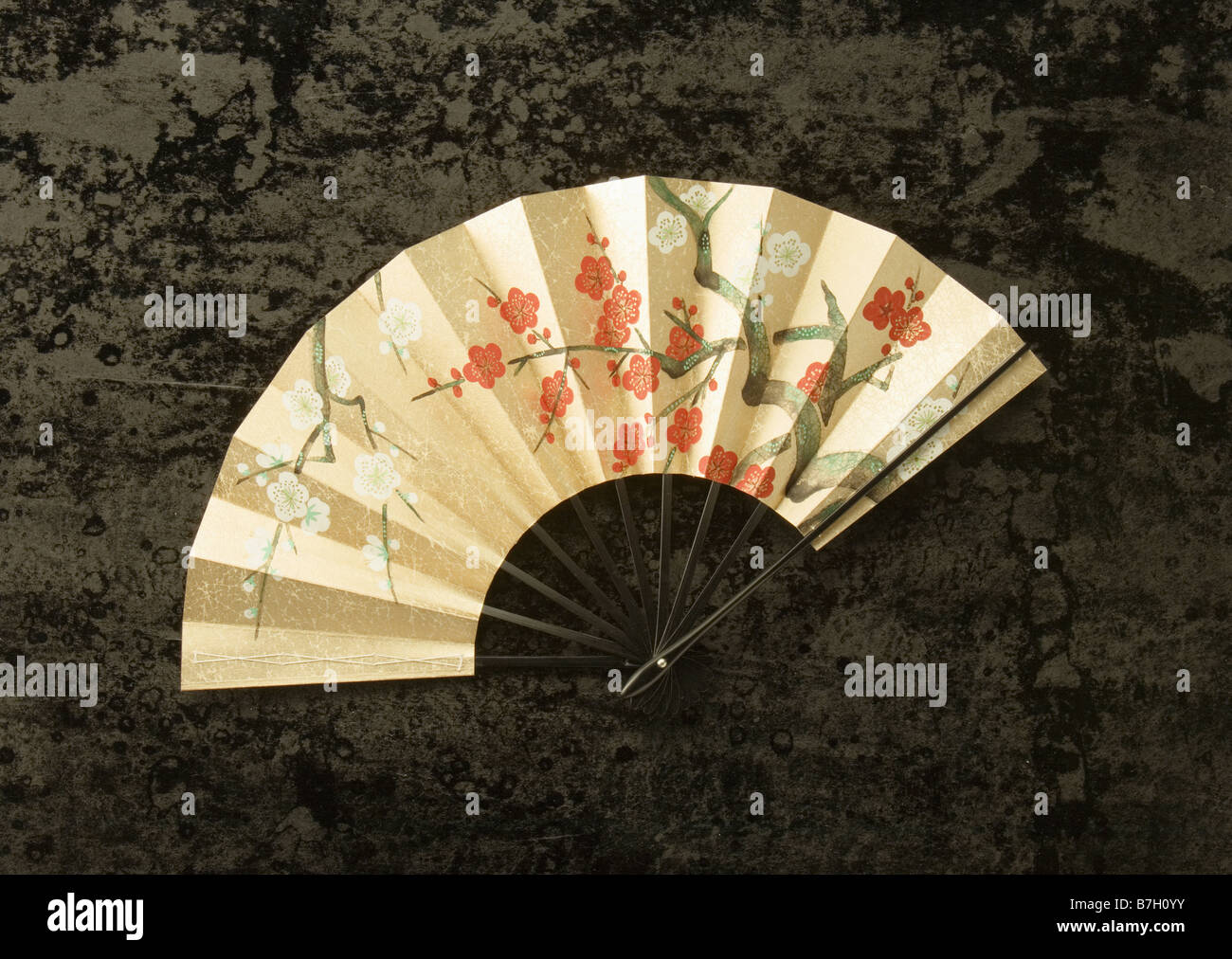 Japanese fan hi-res stock photography and images - Alamy