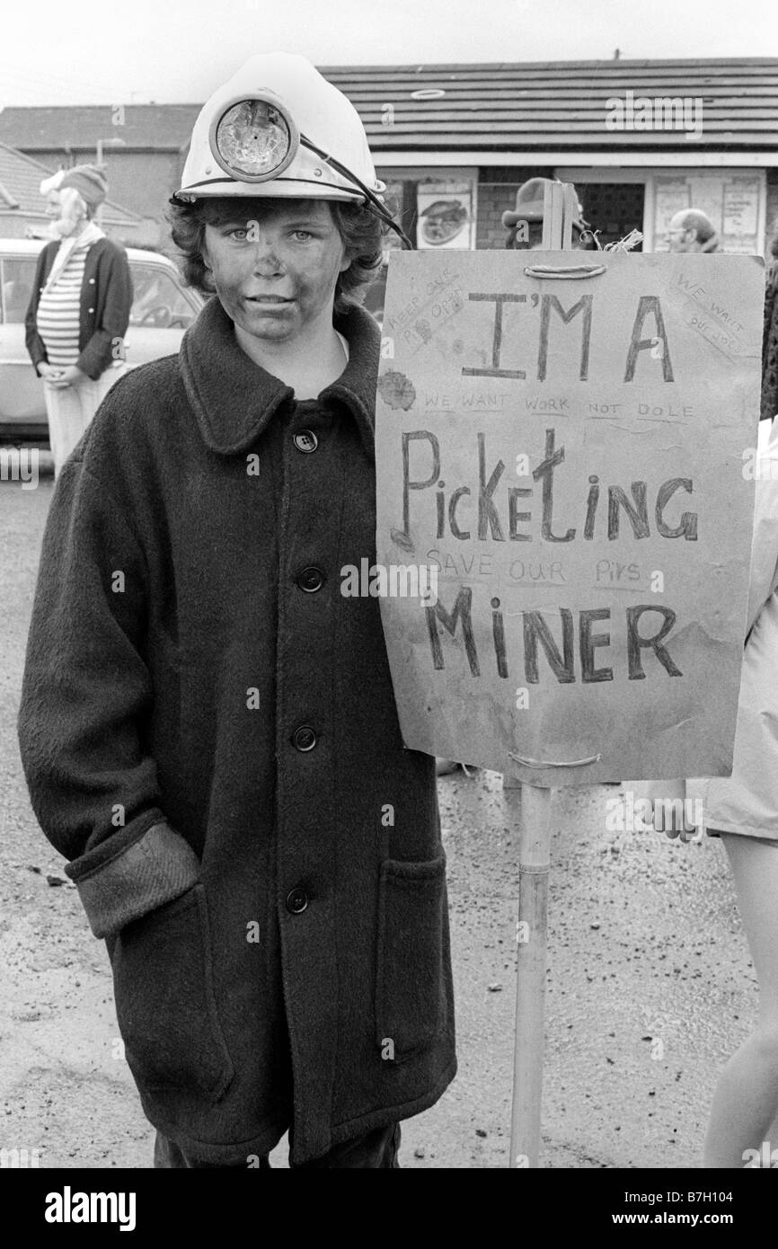 Miners strike 1984 Black and White Stock Photos & Images - Alamy