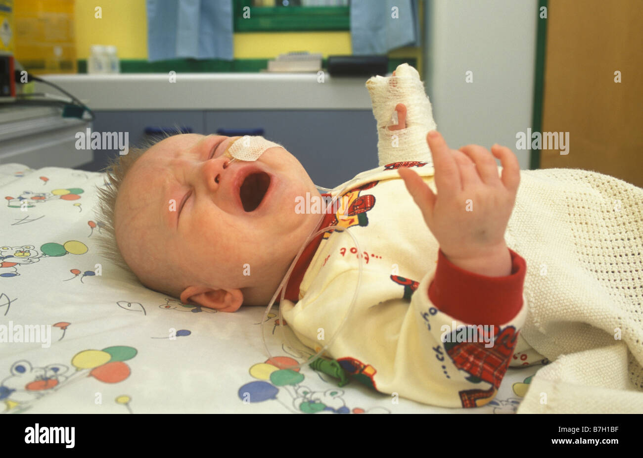 Cot crying hi-res stock photography and images - Alamy