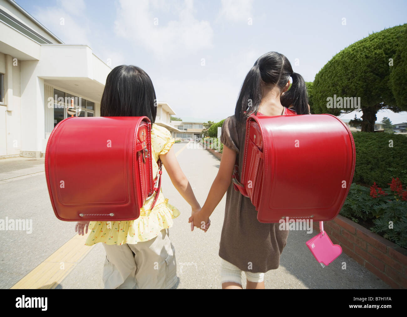 Elementary school students commute Stock Photo - Alamy