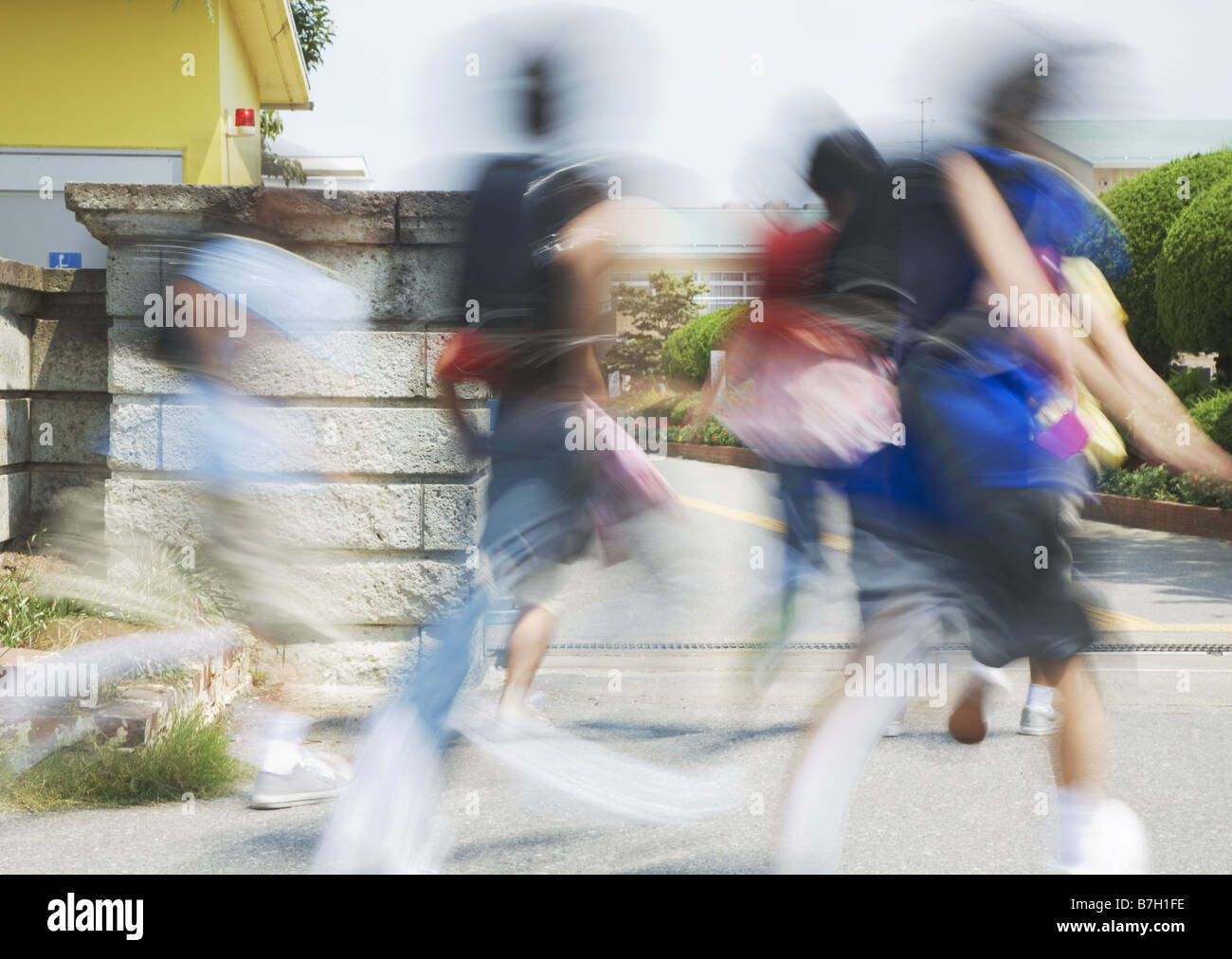 Elementary school students commute Stock Photo - Alamy