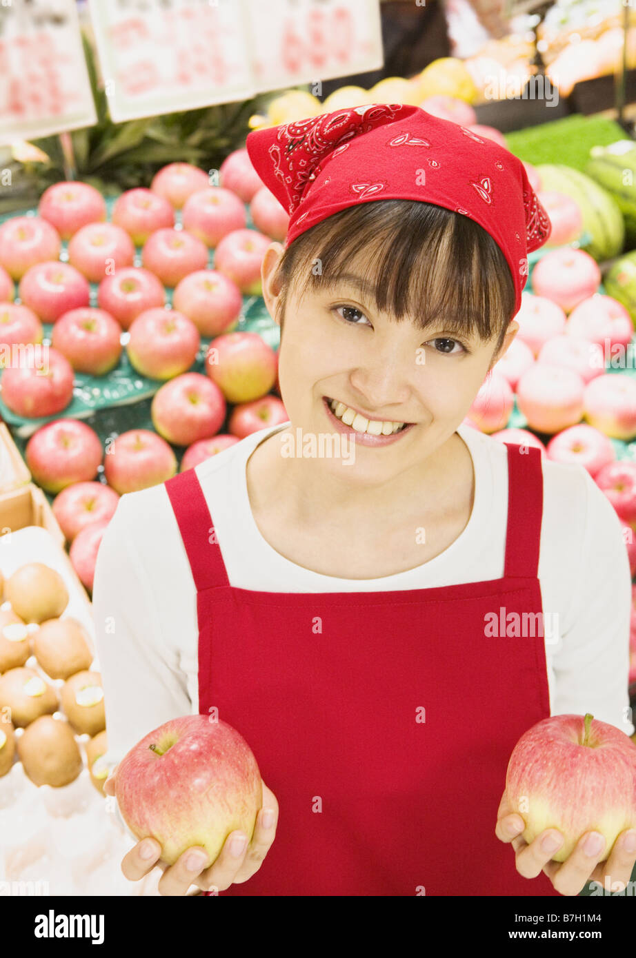 A supermarket store clerk Stock Photo - Alamy
