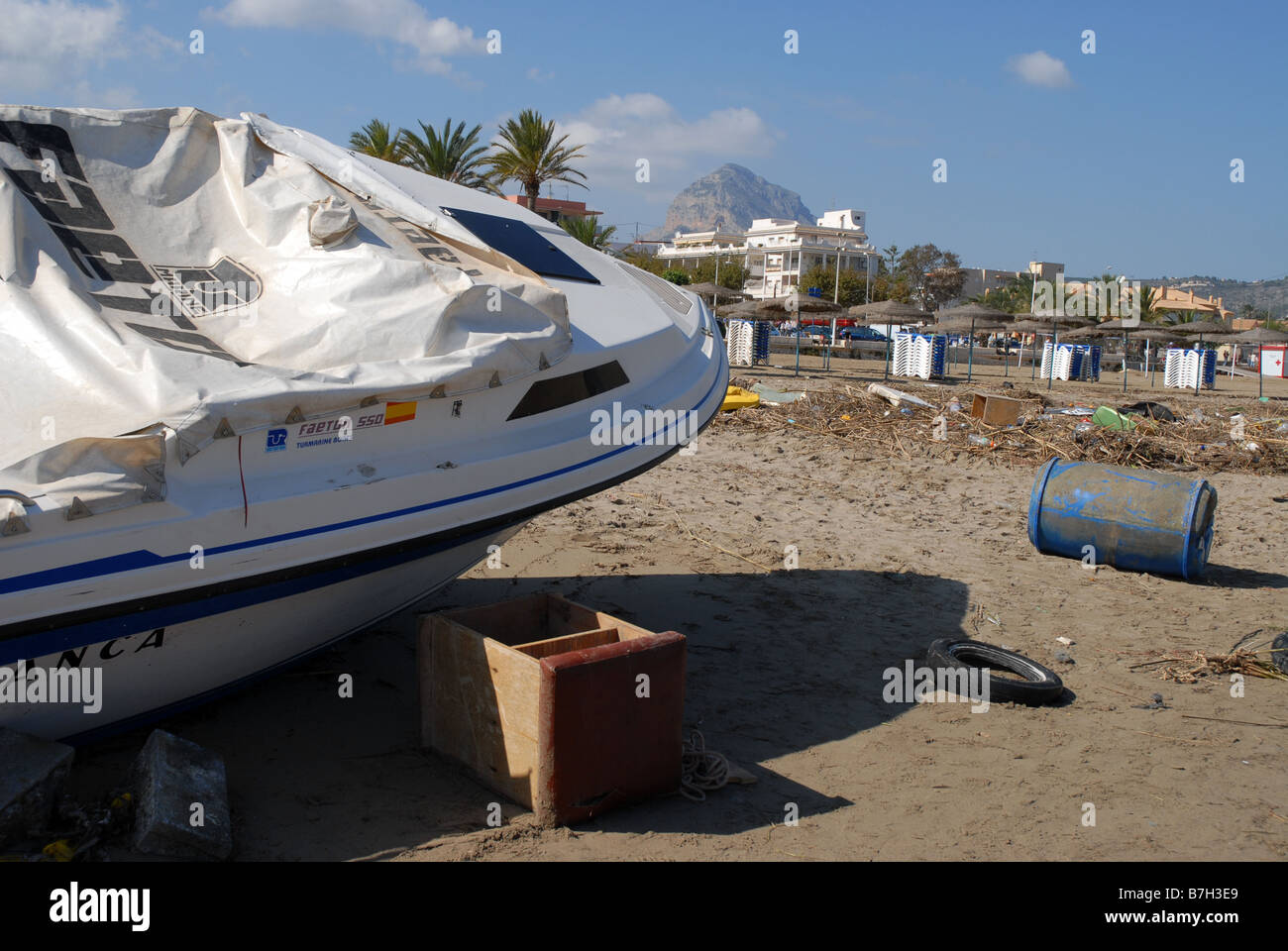 Washed on the beach hi-res stock photography and images - Alamy