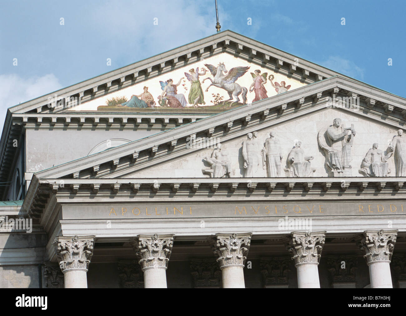 Sttatsoper hi-res stock photography and images - Alamy