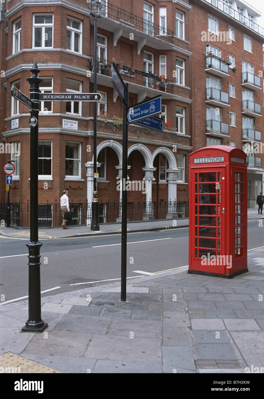 Do Not Leave The Carriageway Sign High Resolution Stock Photography and ...