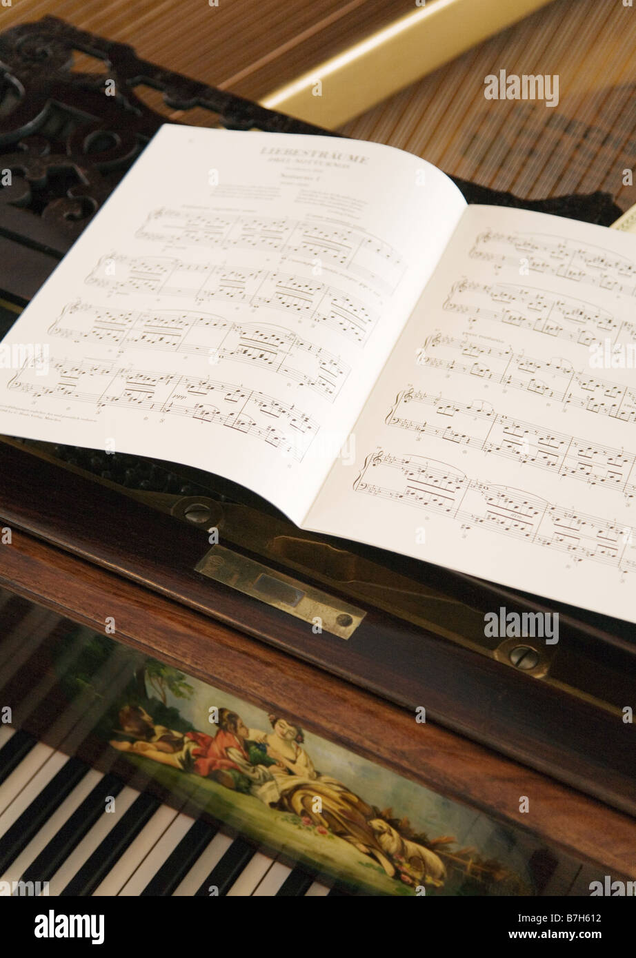 Musical score and Piano Stock Photo - Alamy