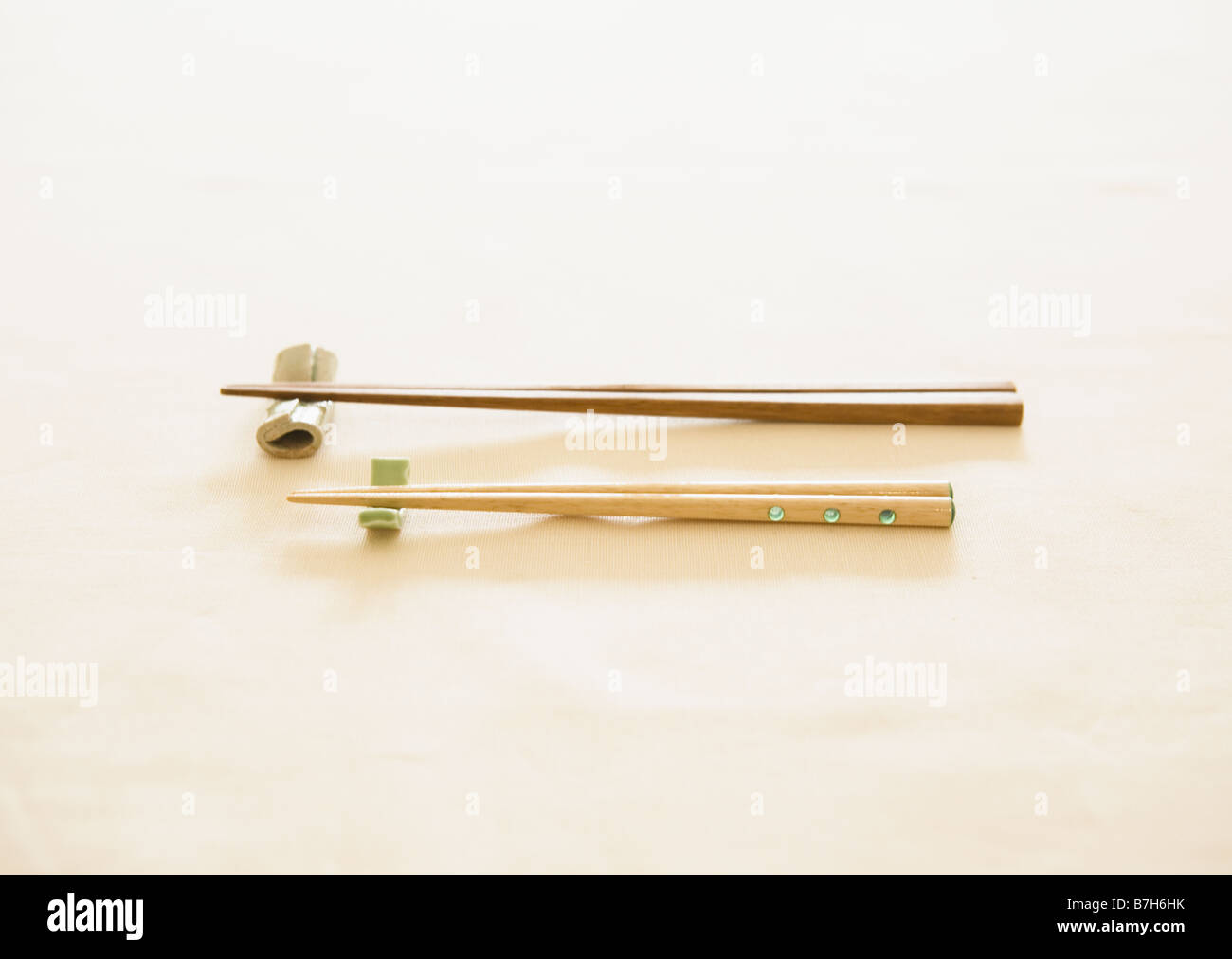 Short and long chopsticks hi-res stock photography and images - Alamy