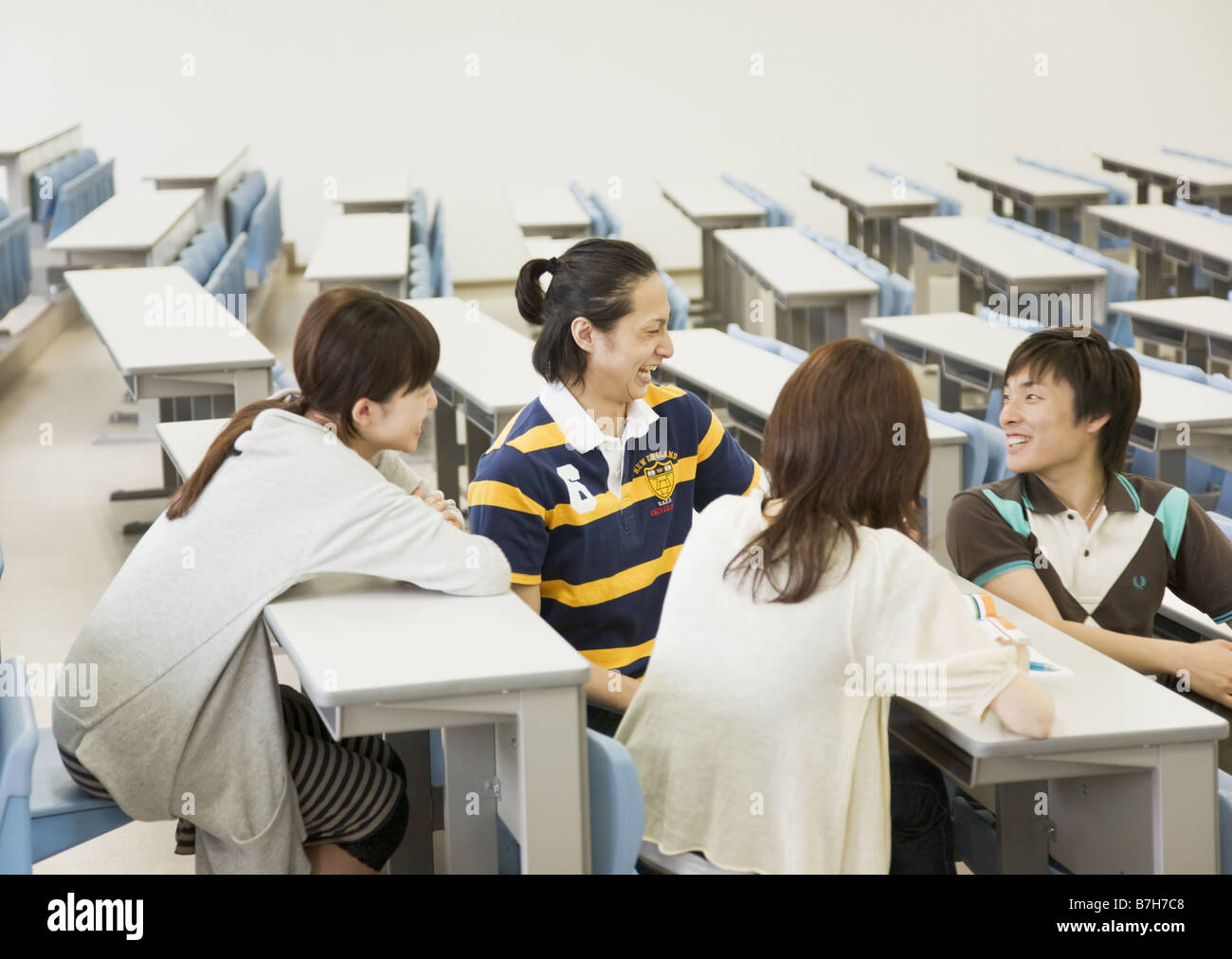 Off campus class hi-res stock photography and images - Alamy