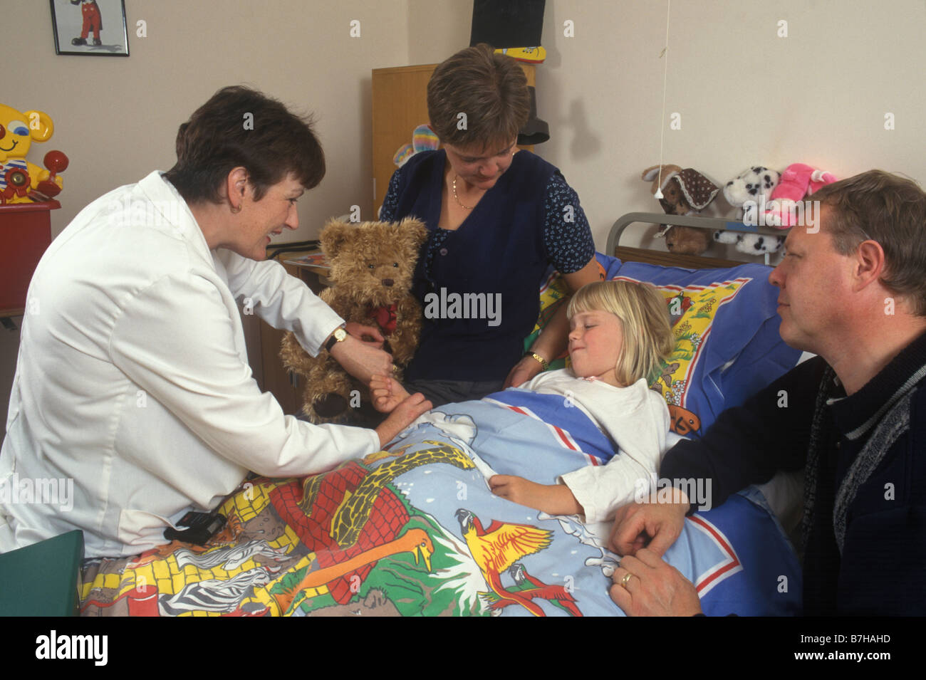 Child visits hospital hi-res stock photography and images - Alamy