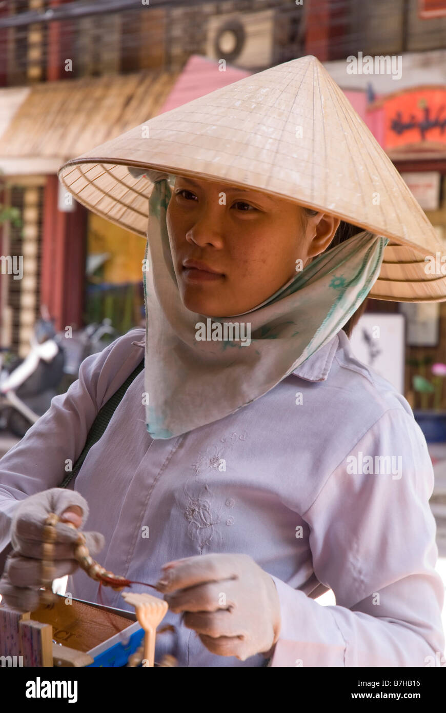 Vietnam daily life street woman lady hi-res stock photography and ...