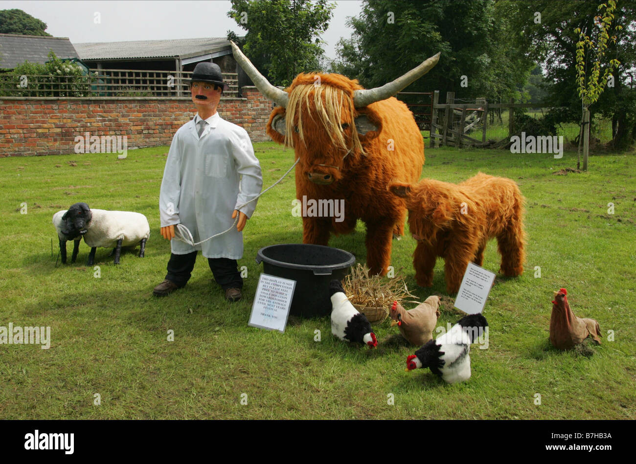 THE FARMER MUSTON VILLAGE YORKSHIRE ENGLAND MUSTON SCARECROW FESTIVAL ...