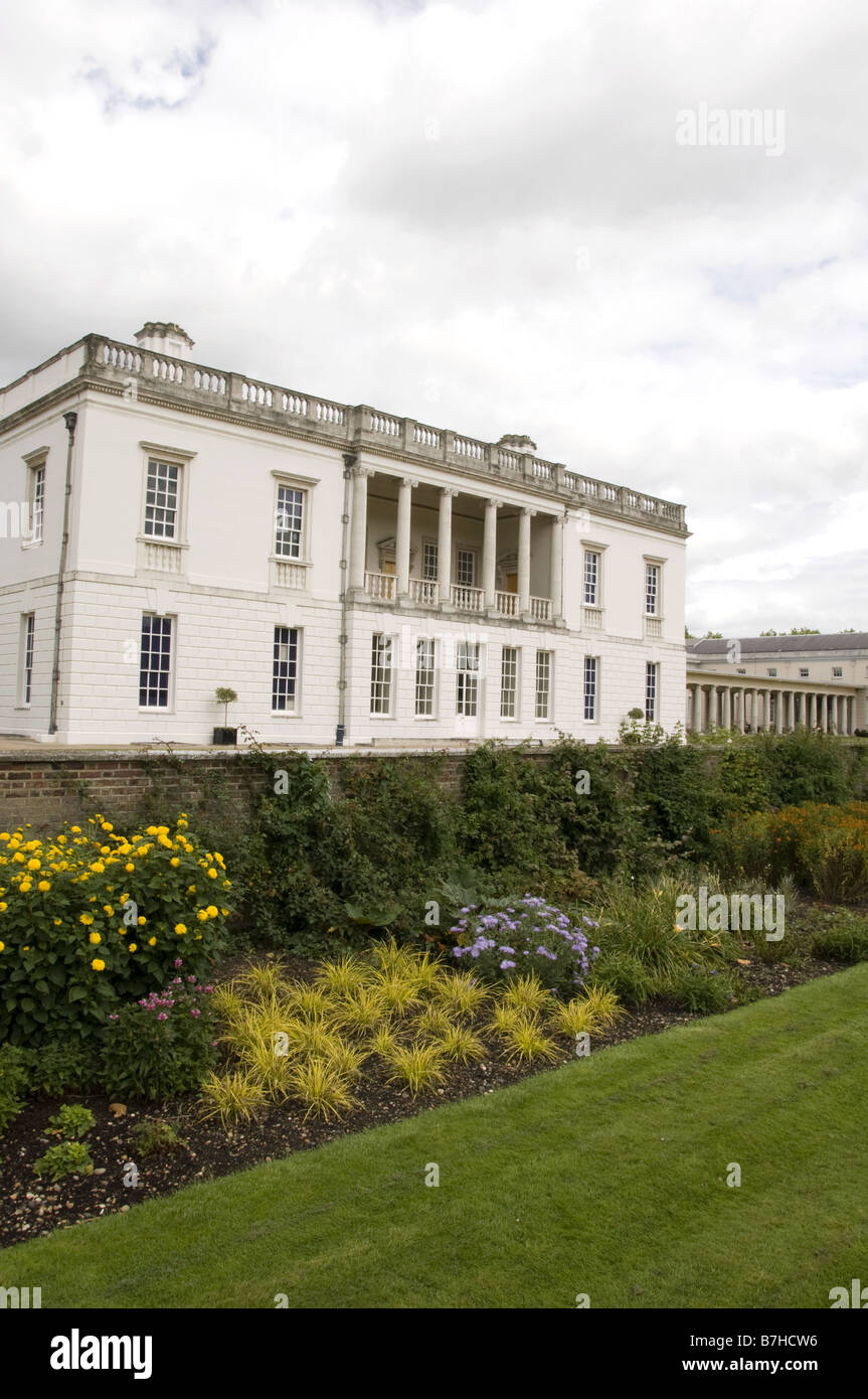 A big white building in London Stock Photo - Alamy