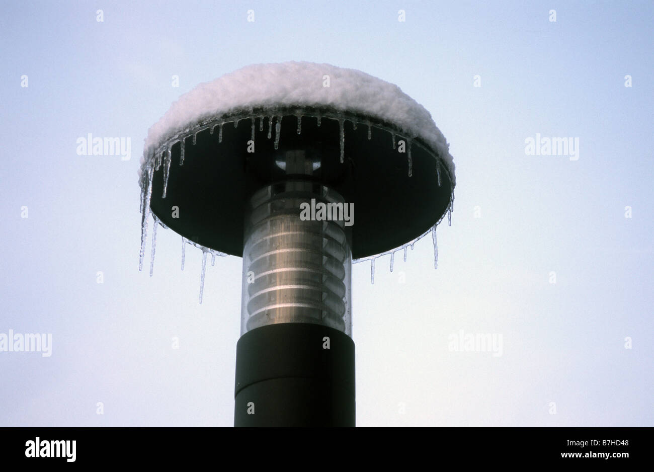 Frozen street lamp Stock Photo - Alamy