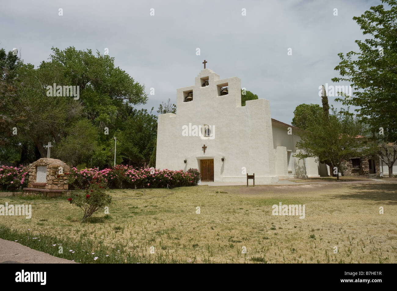 Hacienda and church hi-res stock photography and images - Alamy