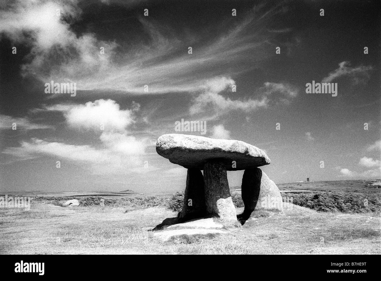 Lanyon Quoit Neolithic burial chamber Stock Photo - Alamy