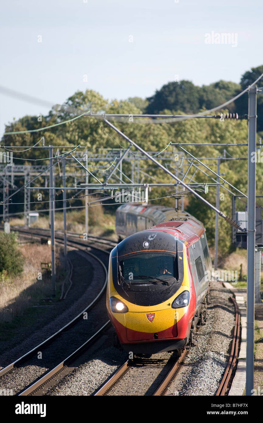 Virgin train livery hi-res stock photography and images - Alamy