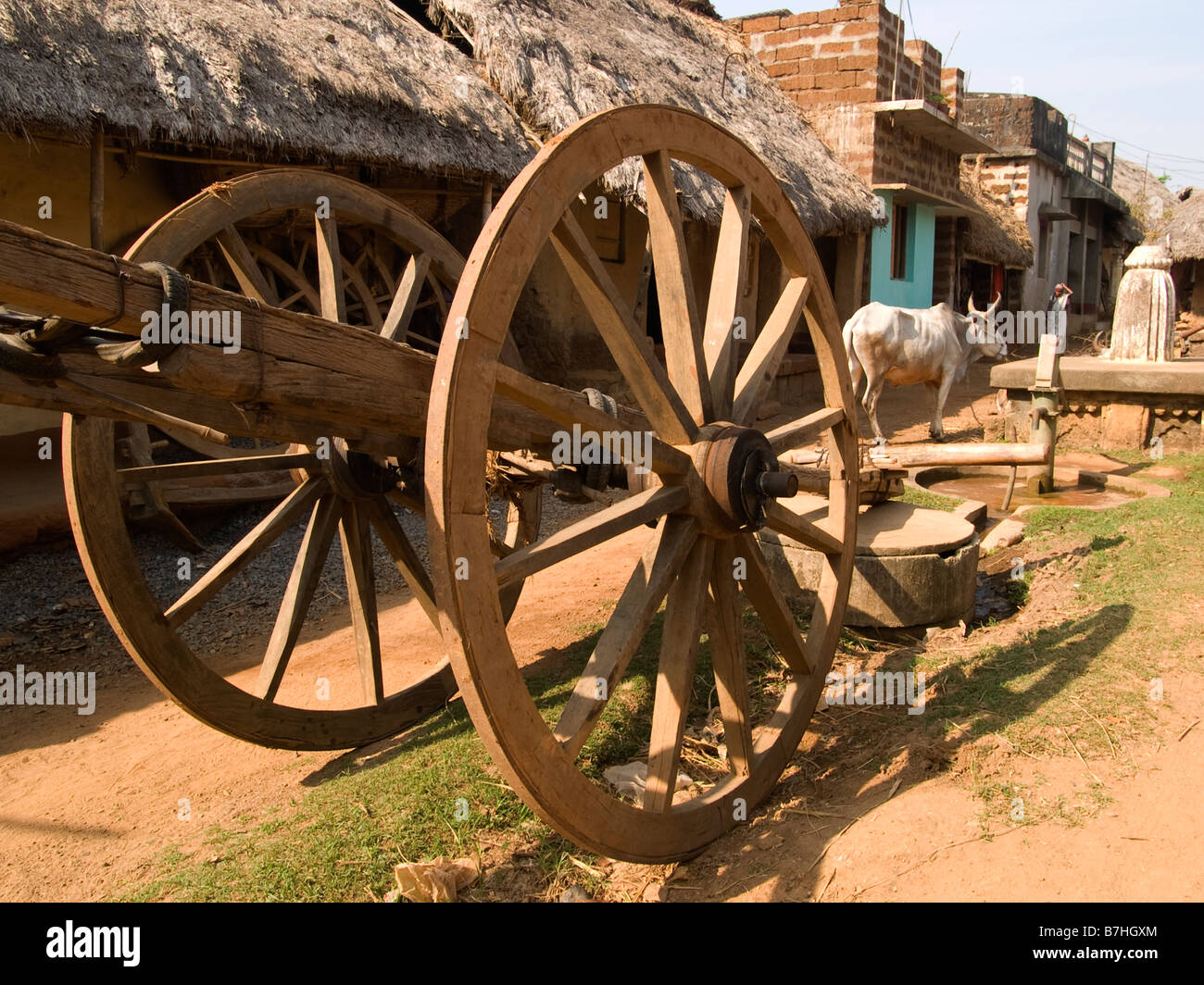 Two wheeled cart hi-res stock photography and images - Alamy