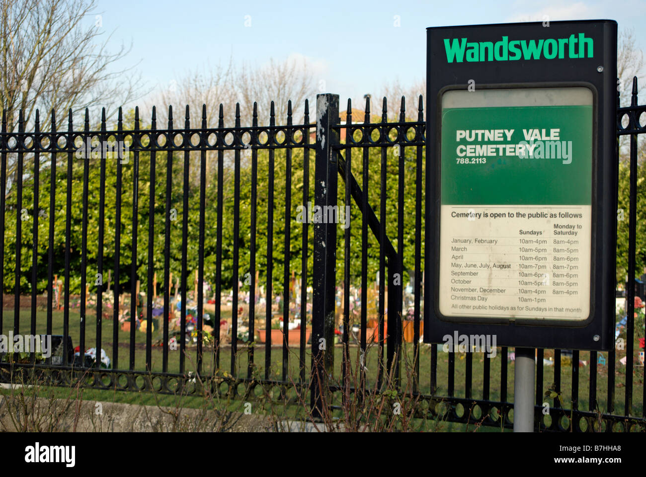 Putney vale cemetery hi-res stock photography and images - Alamy