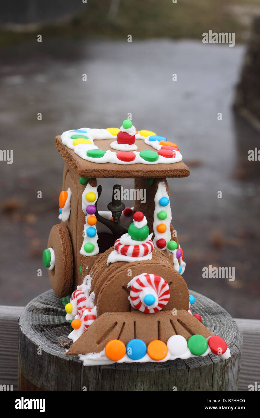 Gingerbread train hi-res stock photography and images - Alamy