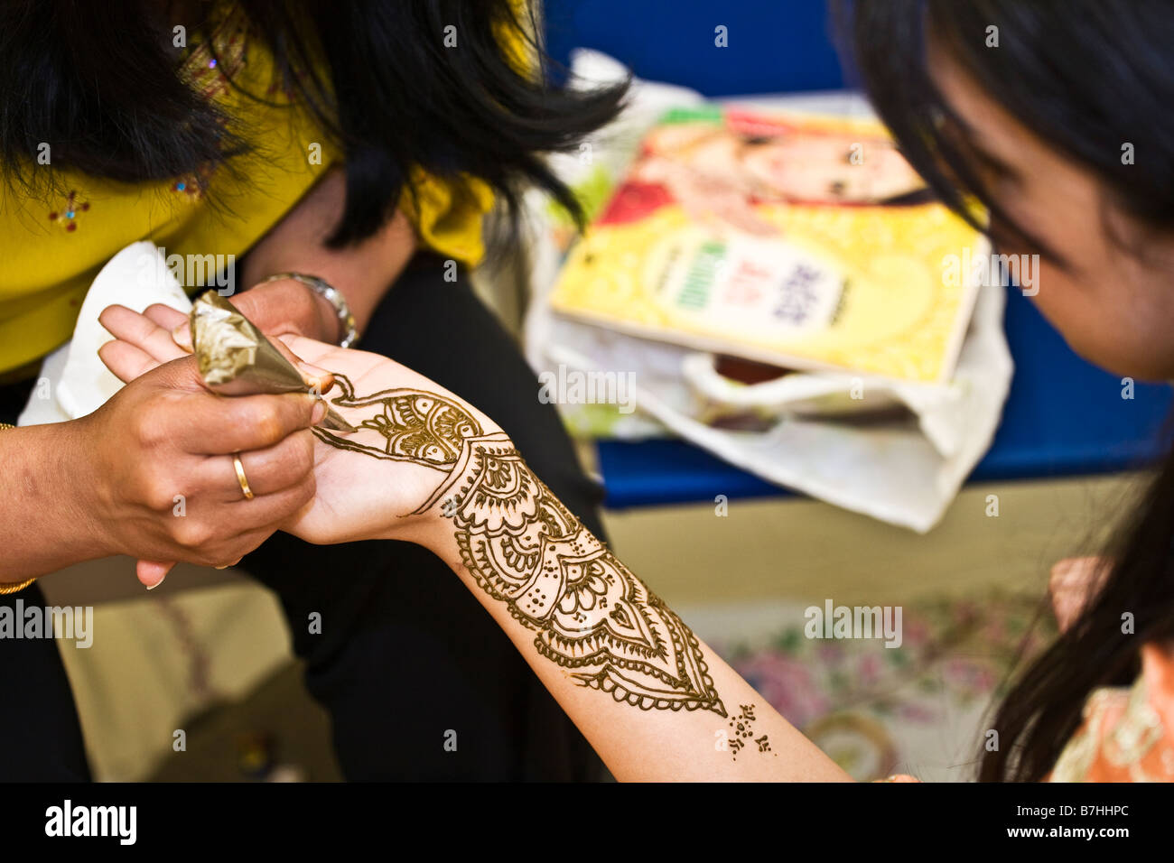 Traditional Bridal Mehndi (henna body art), the art of adorning women's ...