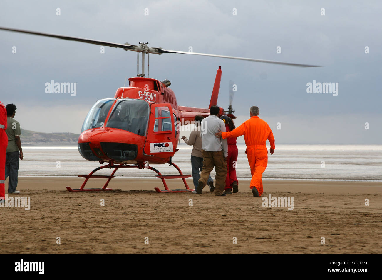 Red helicopter hi-res stock photography and images - Alamy
