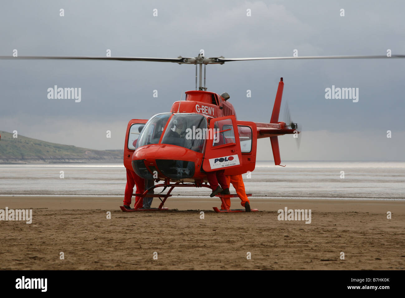 Red helicopter hi-res stock photography and images - Alamy