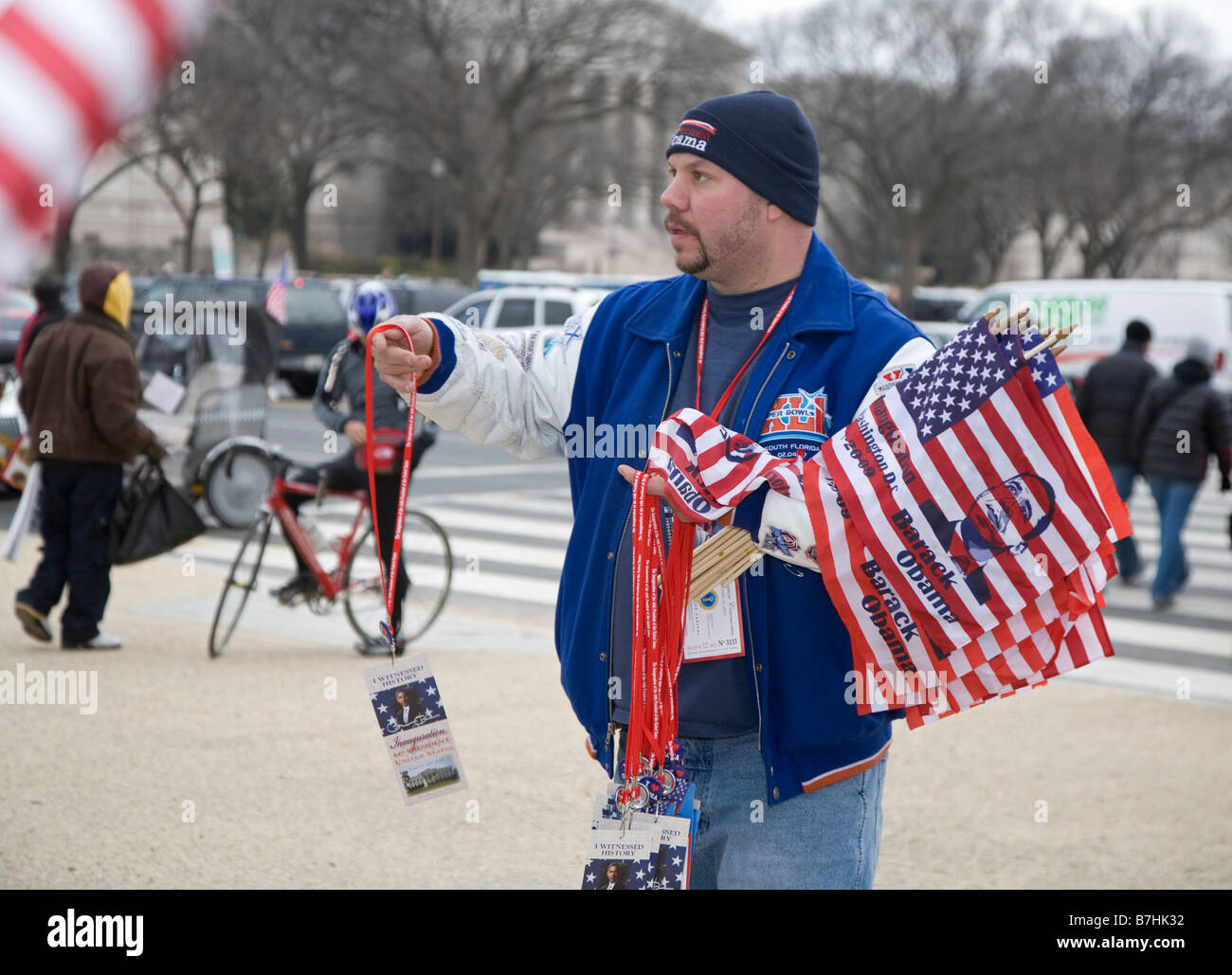 Man Sells Obama Souvenirs Before Inauguration Stock Photo - Alamy