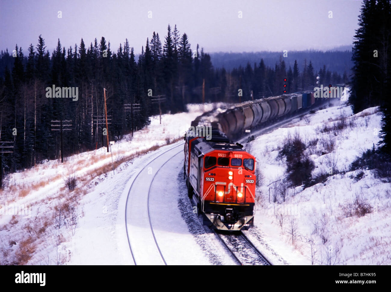 Cn train at jasper hi-res stock photography and images - Alamy