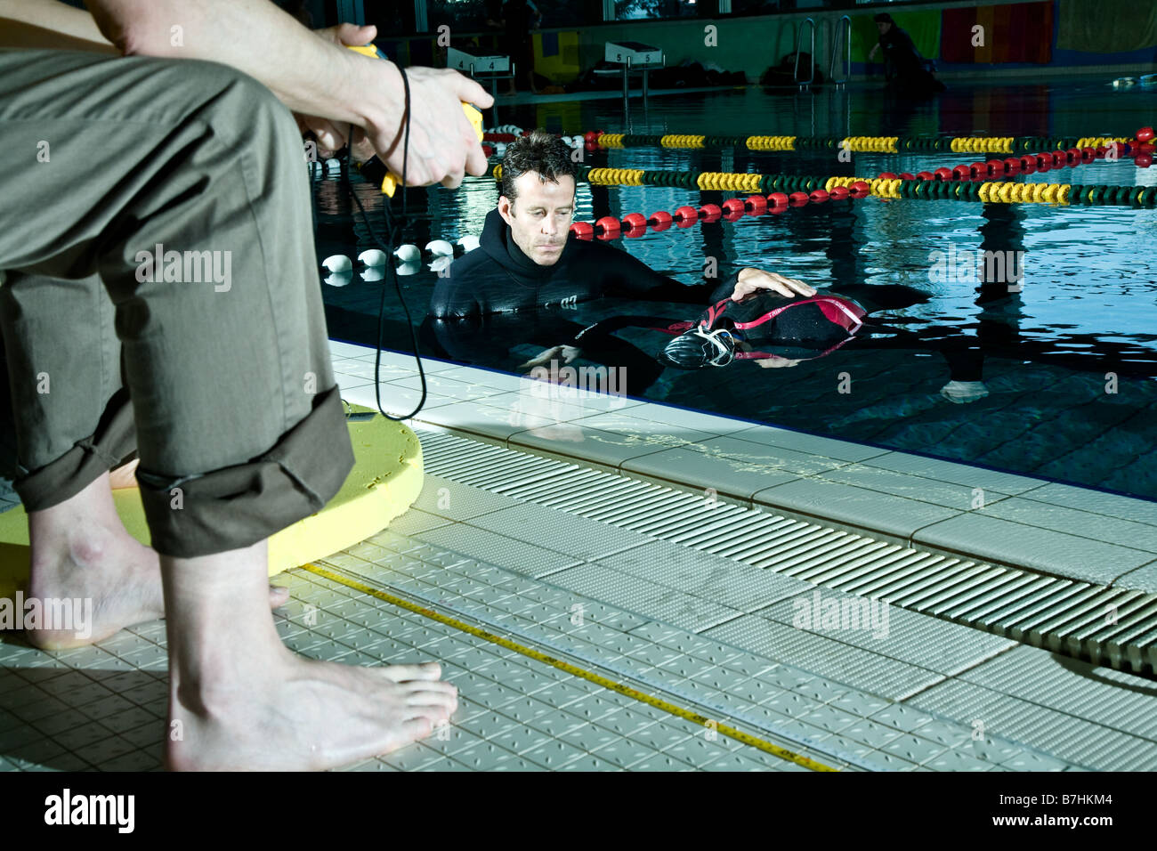 Static diving hi-res stock photography and images - Alamy