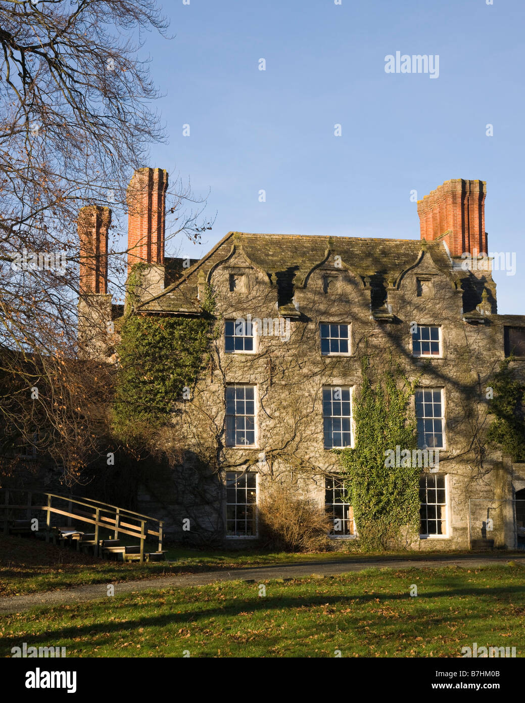Hay on Wye in Welsh borders secondhand book and antique centre of ...