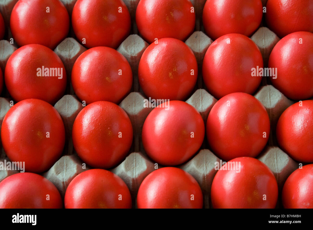 Red eggs hi-res stock photography and images - Alamy