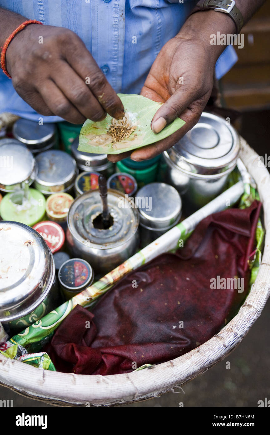Paanwalla hi-res stock photography and images - Alamy