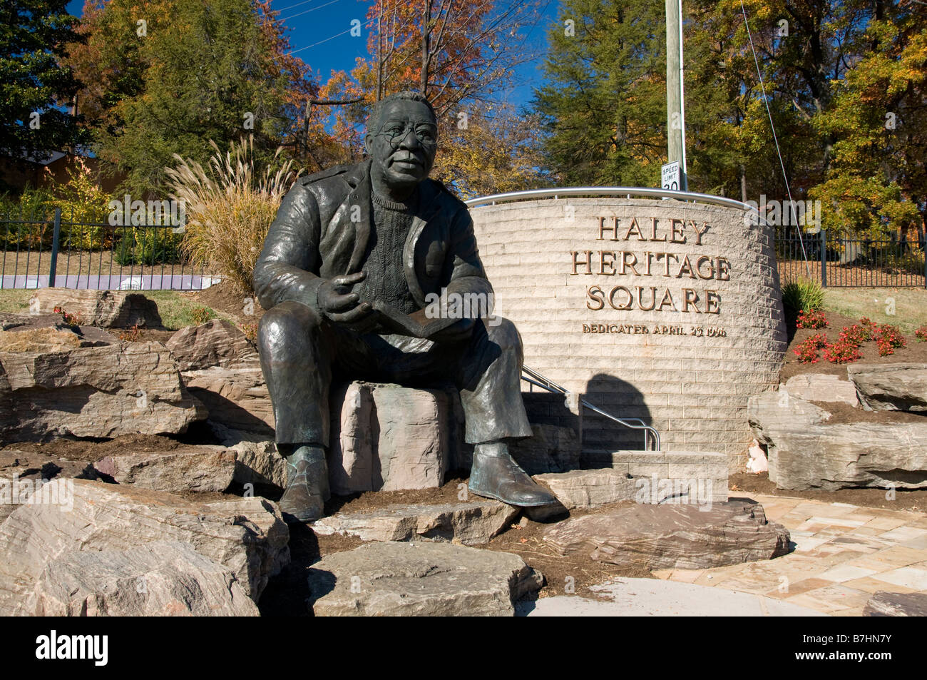 Alex Haley Statue in Haley Heritage Square in Knoxville Tennessee Stock ...