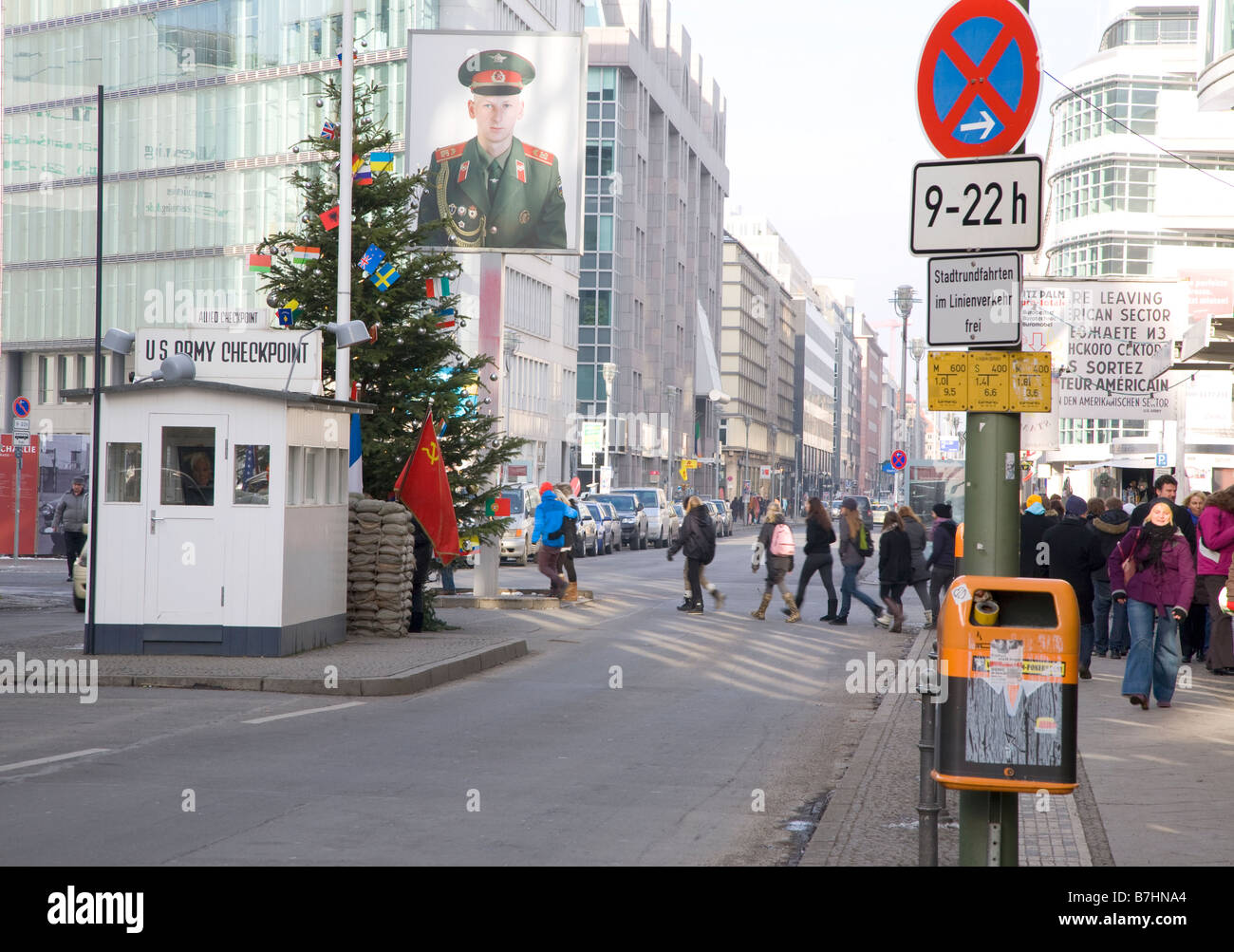 Checkpoint Charlie Berlin Stock Photo - Alamy